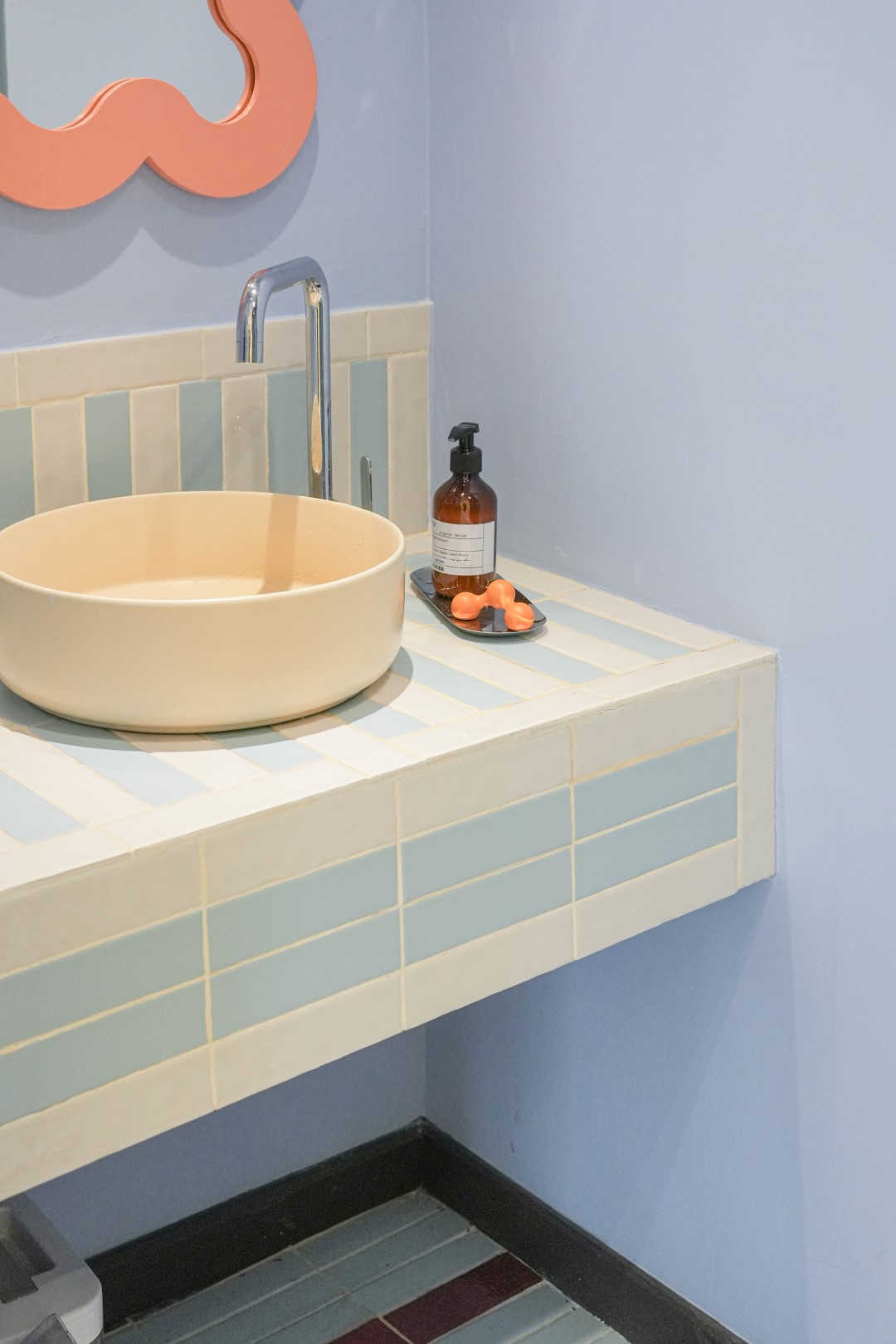 กระเบื้อง 520UBC7 SUBWAY ASH GREY GLOSSY WAVY STRAIGHT EDGE 5x20